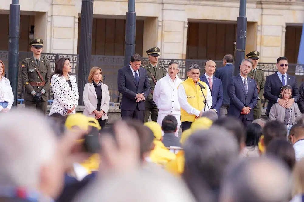 Procurador llama a los colombianos a fortalecer la democracia durante ...